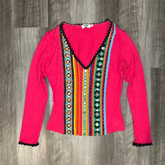 Moschino | Tops | Moschino Jeans Pooka Shells Embroidered V Cut Long ...